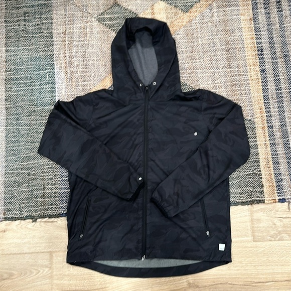 Vuori | Jackets & Coats | Vuori Black Camo Outdoor Trainer Shell | Poshmark